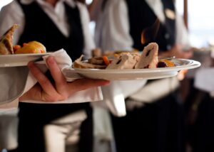 Der Kellner-Knigge – perfektes Servieren - Gastivo